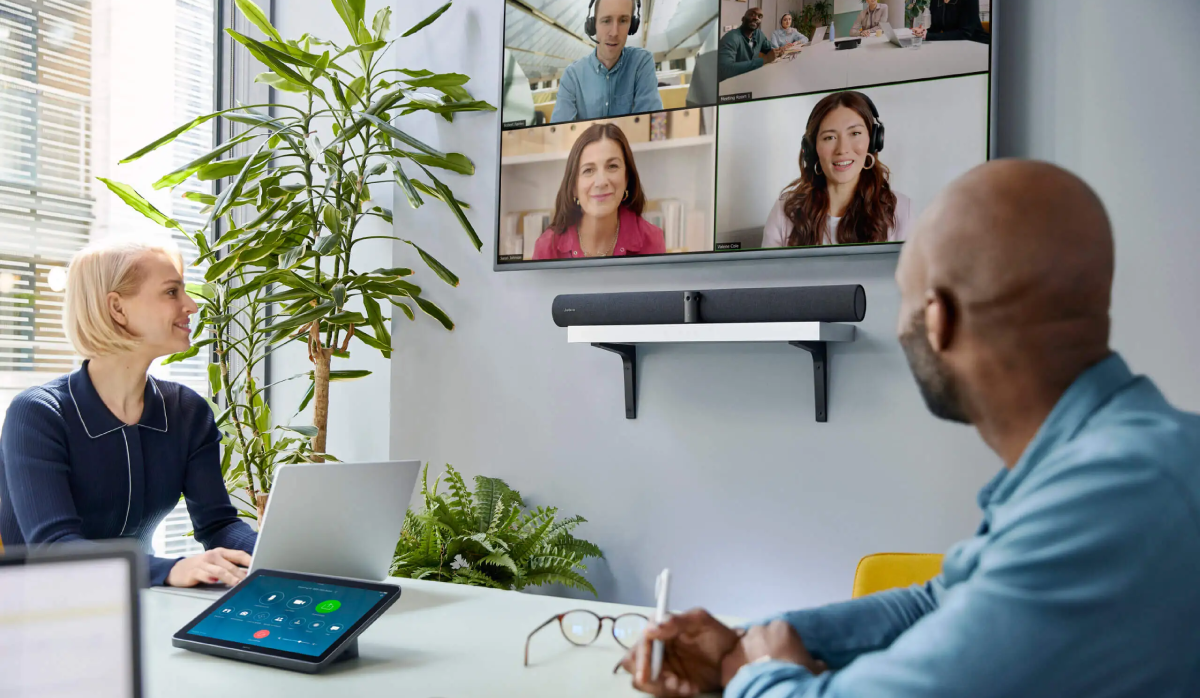 Jabra PanaCast 50 AI-Powered Updates Revolutionizing Hybrid VC